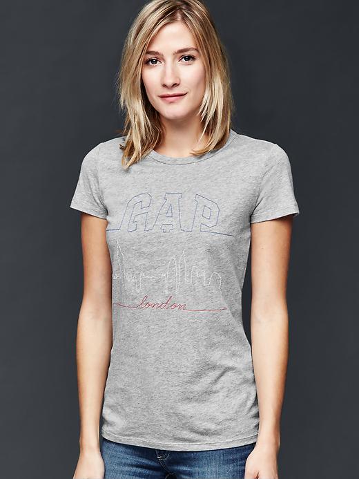 Logo cityscape graphic tee | Gap