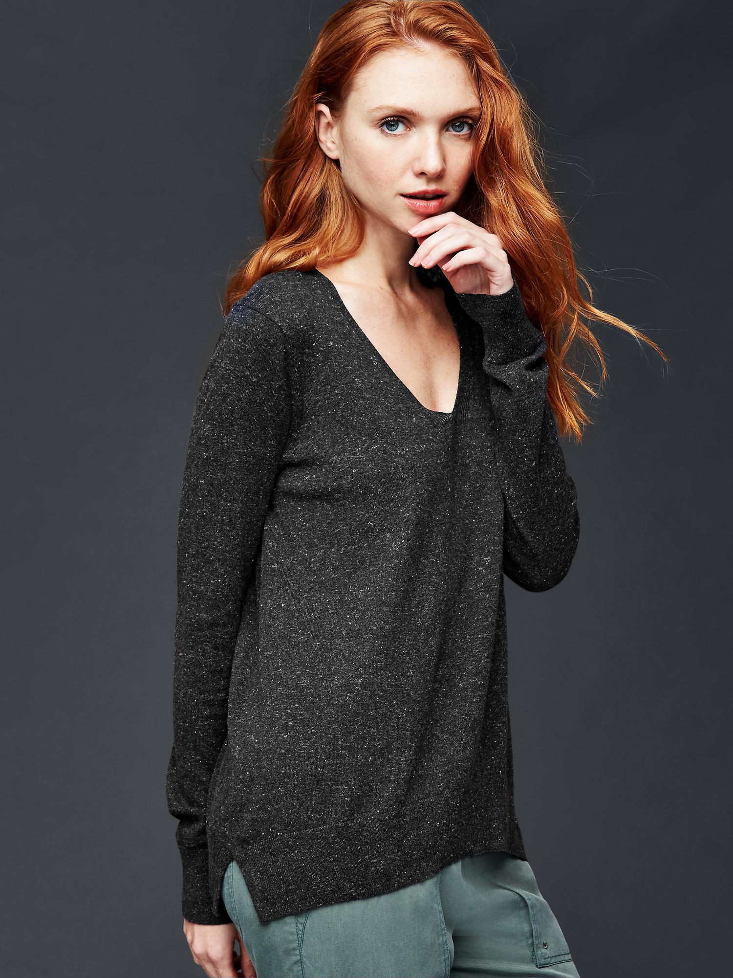 Cotton essential V-neck sweater | Gap