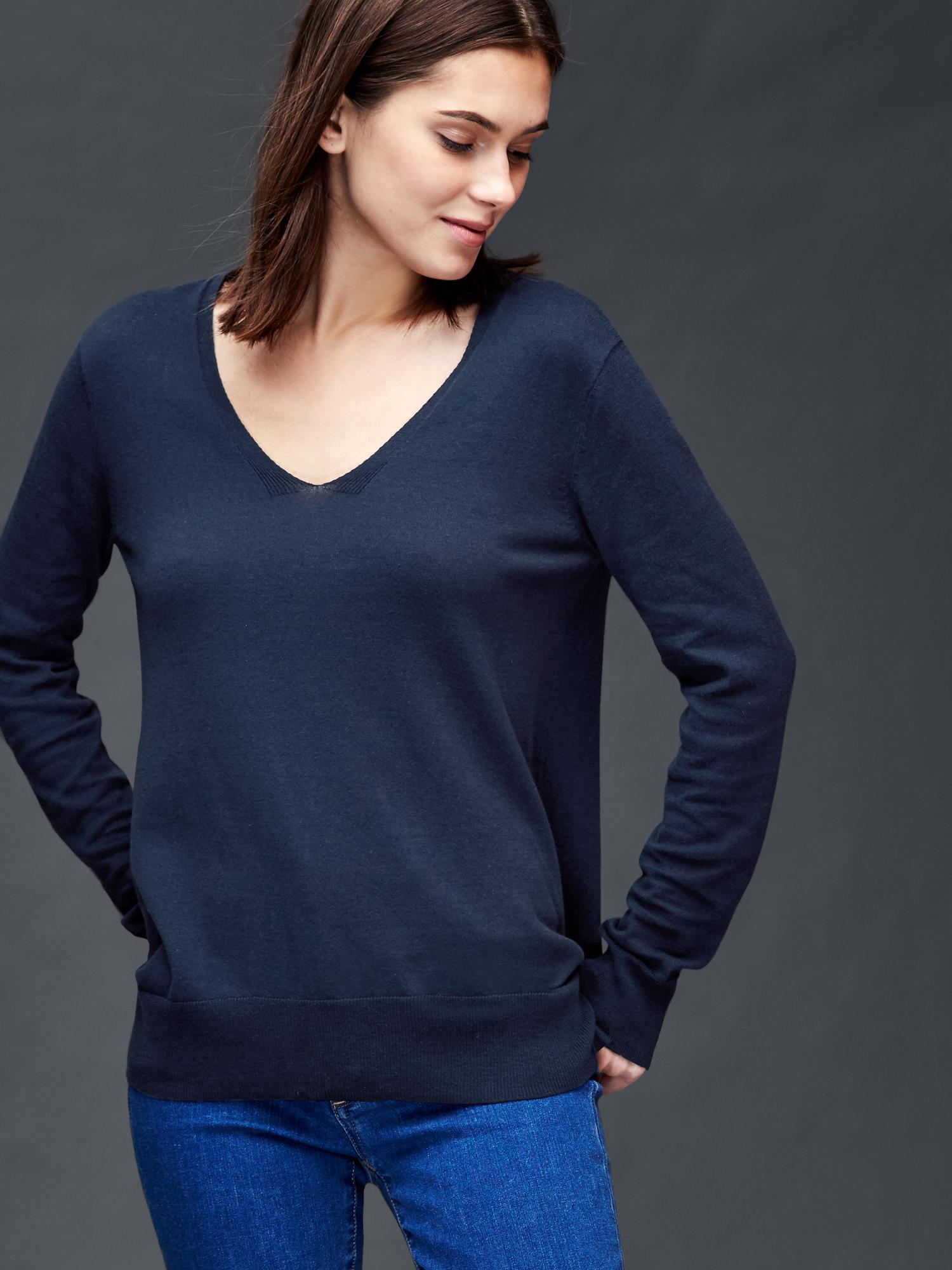 Cotton essential V-neck sweater | Gap