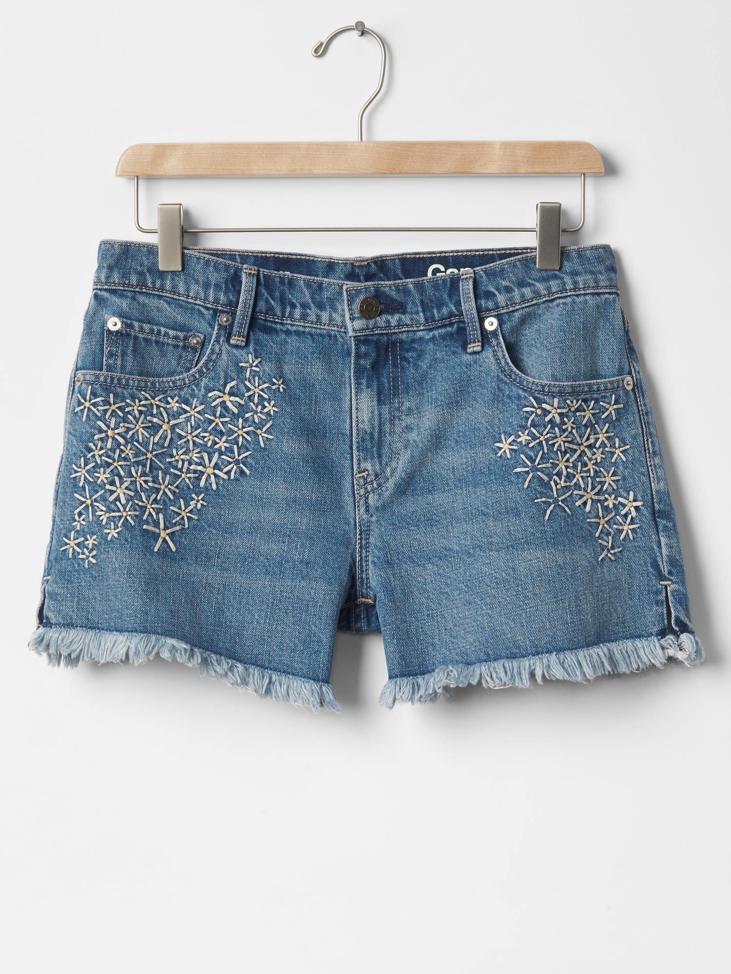 AUTHENTIC 1969 best girlfriend embroidered daisy shorts | Gap