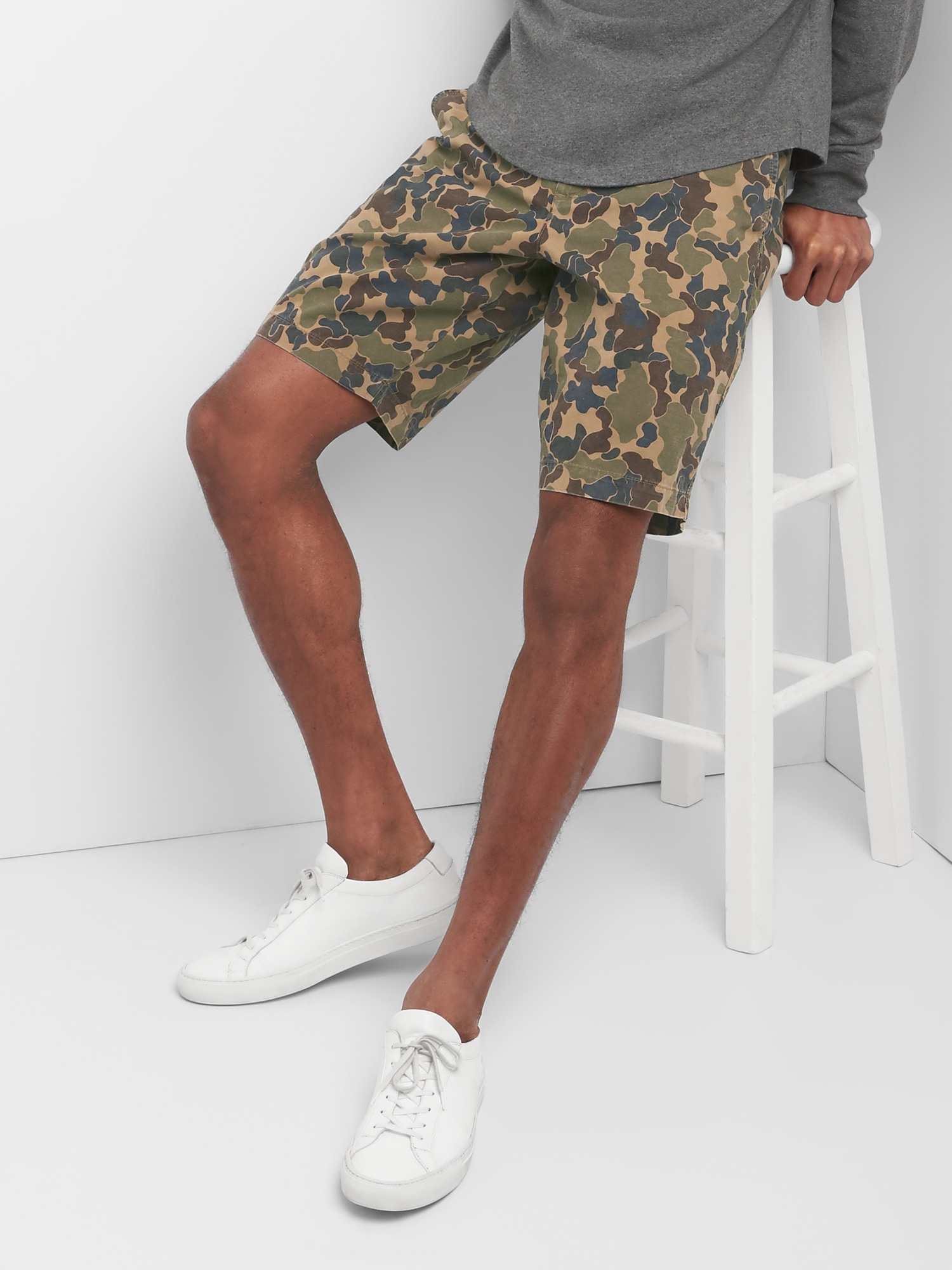 Camo casual shorts (10") | Gap