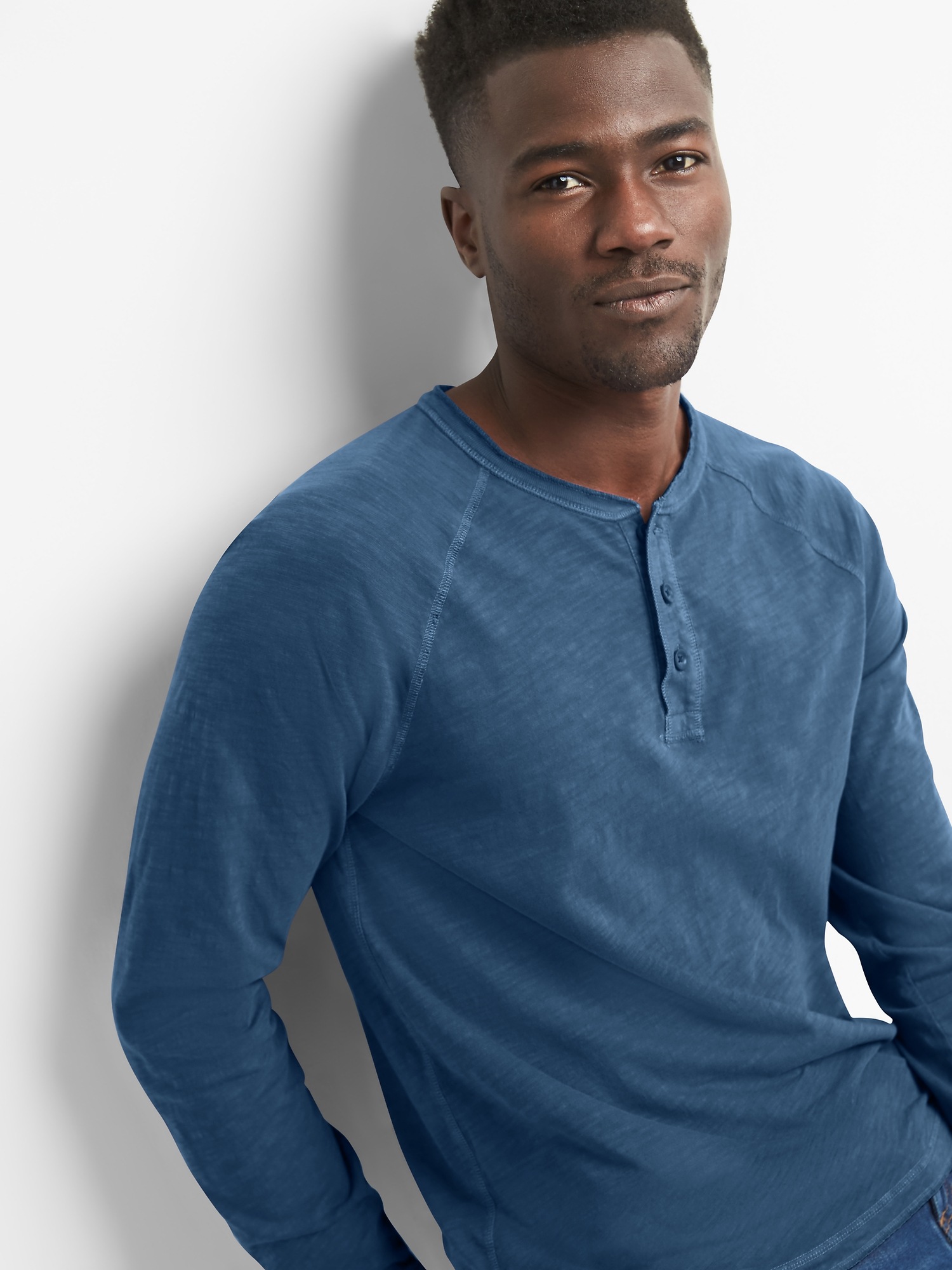 Long Sleeve Raglan Henley in Slub | Gap