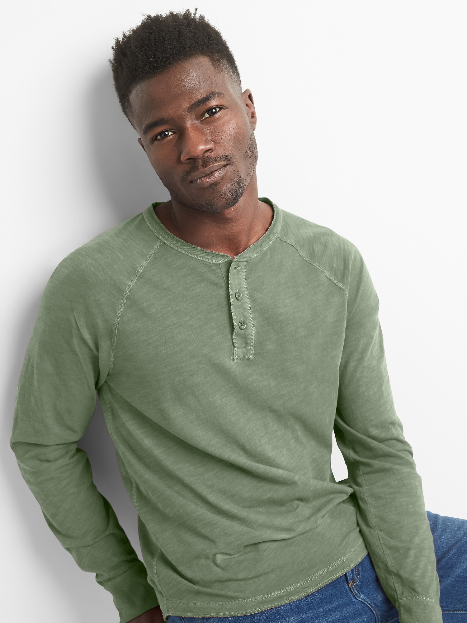 Long Sleeve Raglan Henley in Slub | Gap