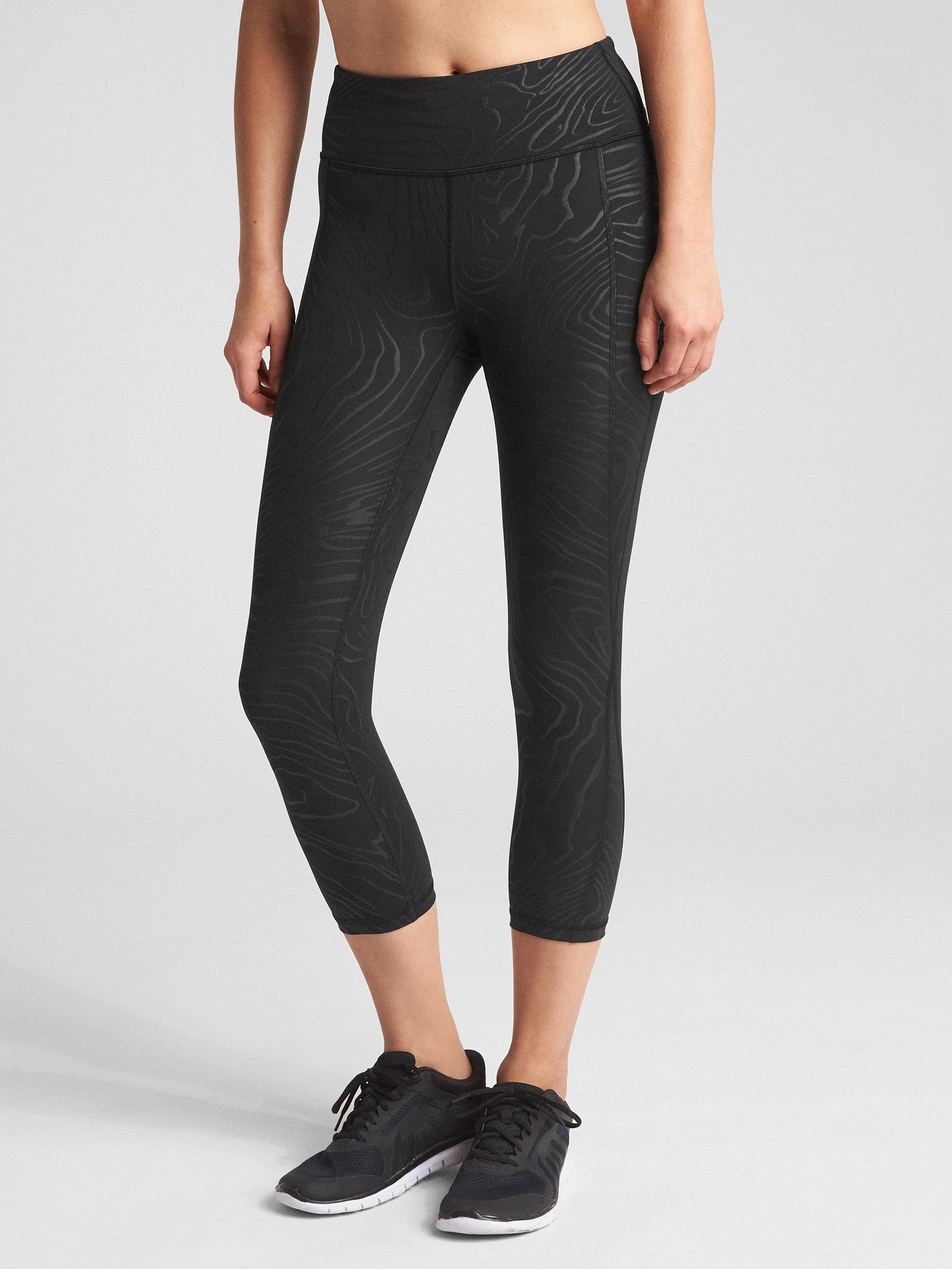 GFast Mid Rise Capris in Sculpt Compression | Gap