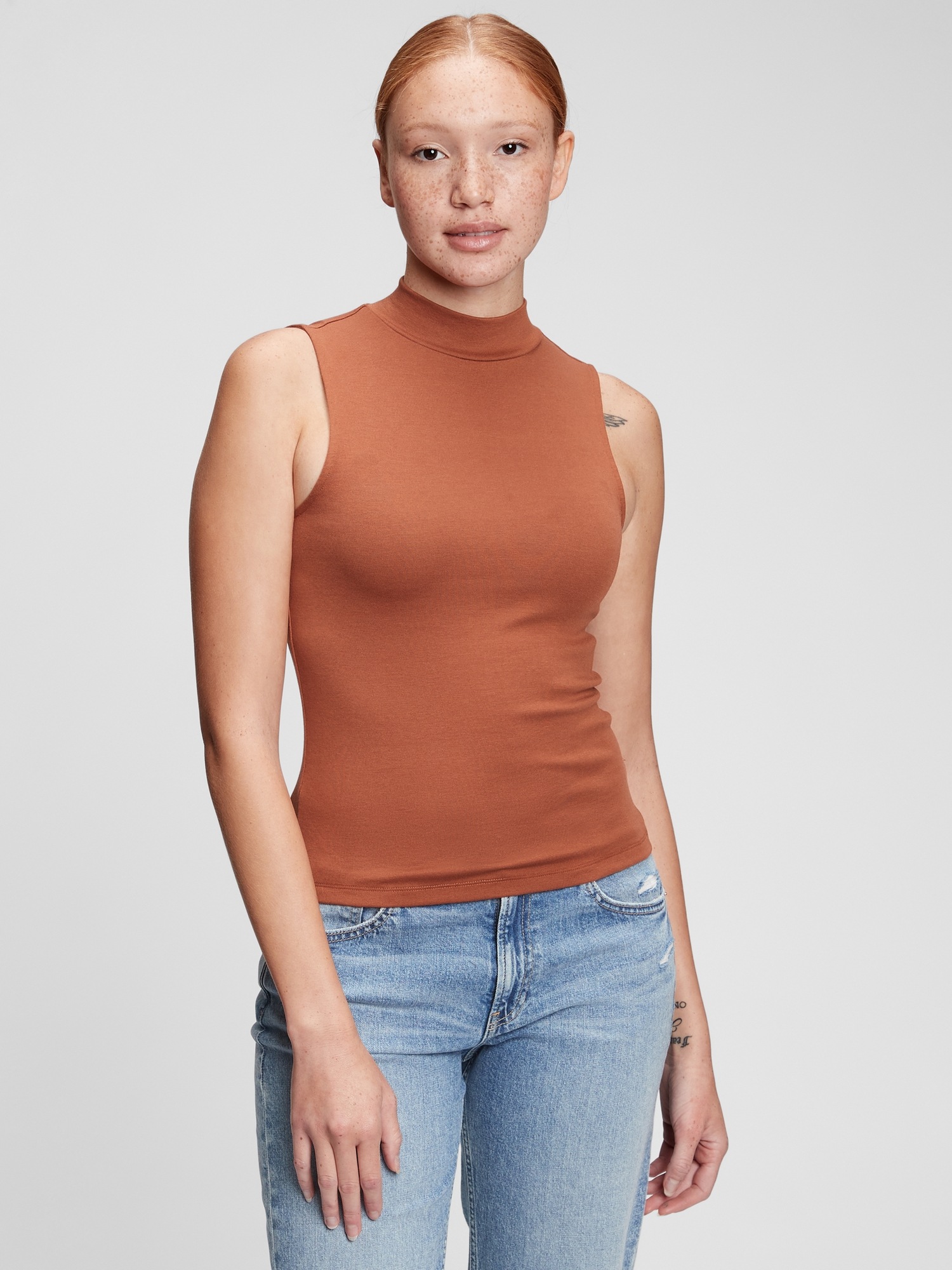 Modern Sleeveless Mockneck T-Shirt | Gap