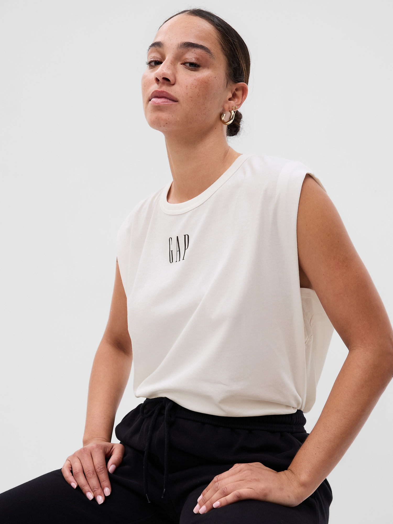 Gap Logo Muscle Sleeveless T-Shirt | Gap