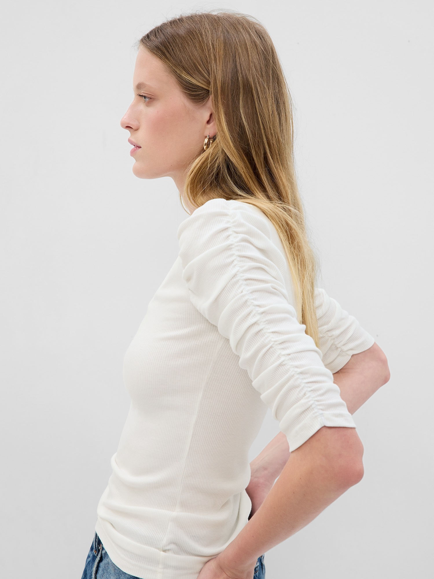 Featherweight Ruched Sleeve Rib Top | Gap