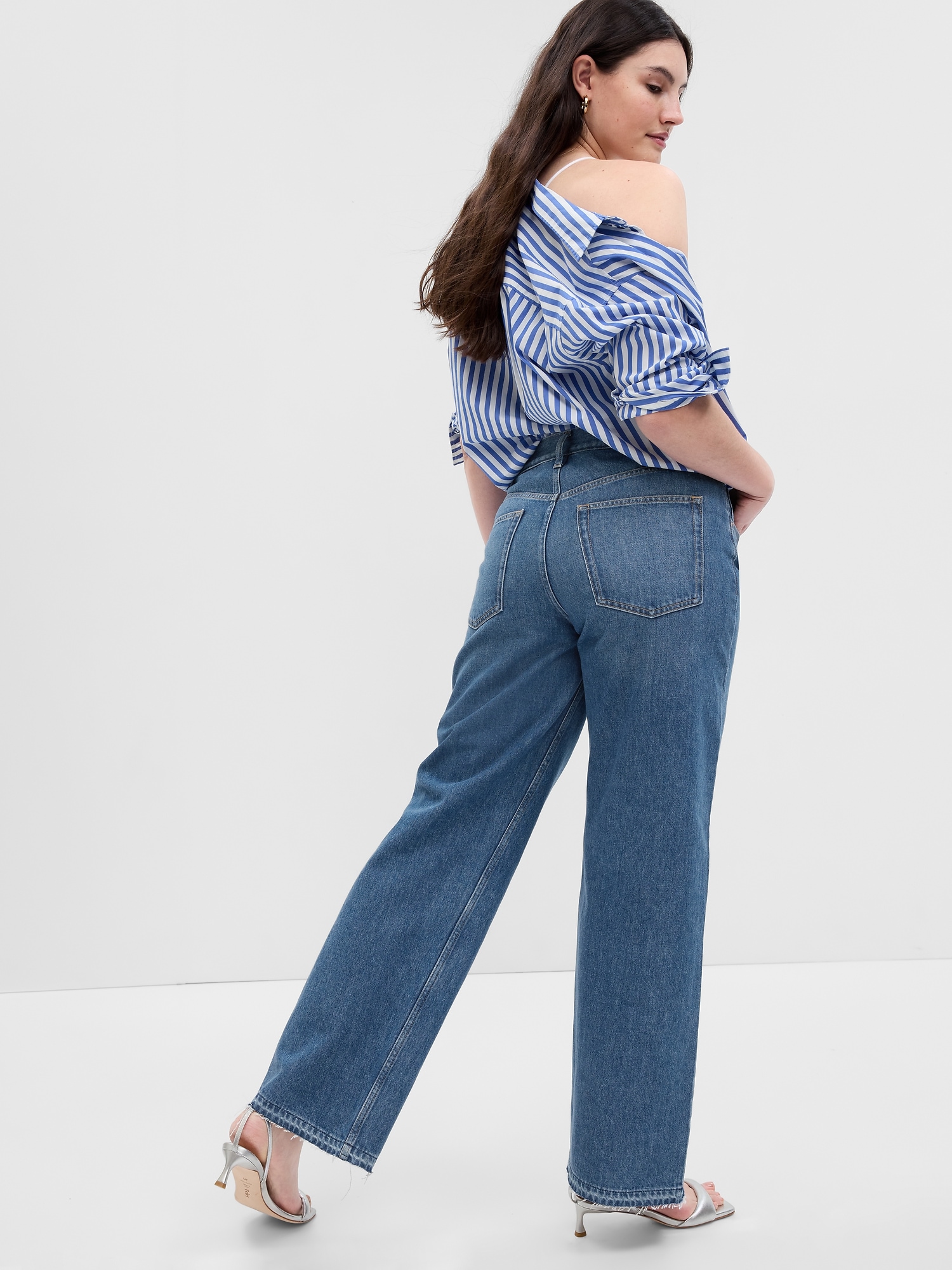 Low Rise Stride Wide-Leg Jeans | Gap