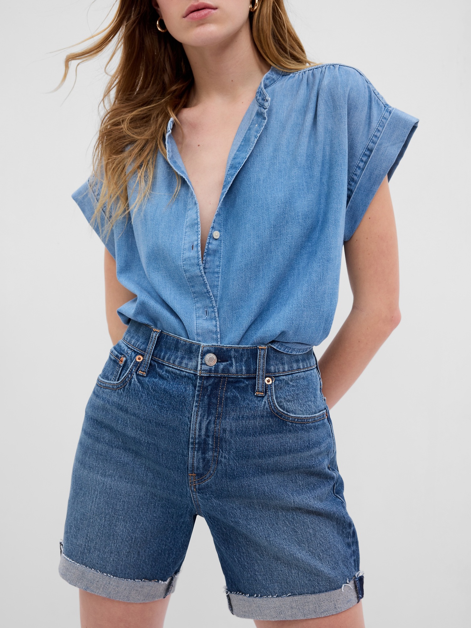 6" High Rise Cheeky Midi Denim Shorts | Gap