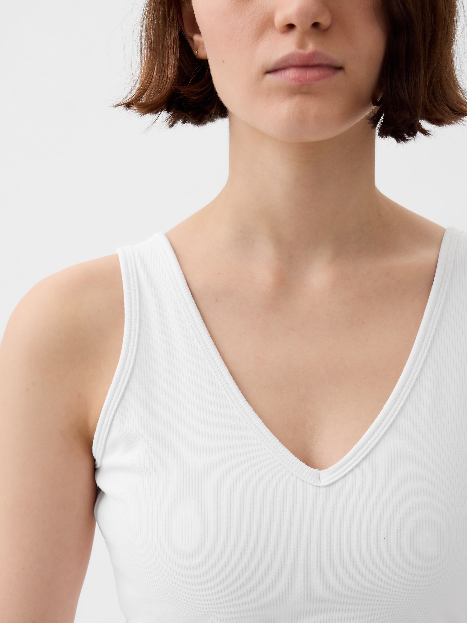 GapFit Studio Rib V-Neck Brami | Gap