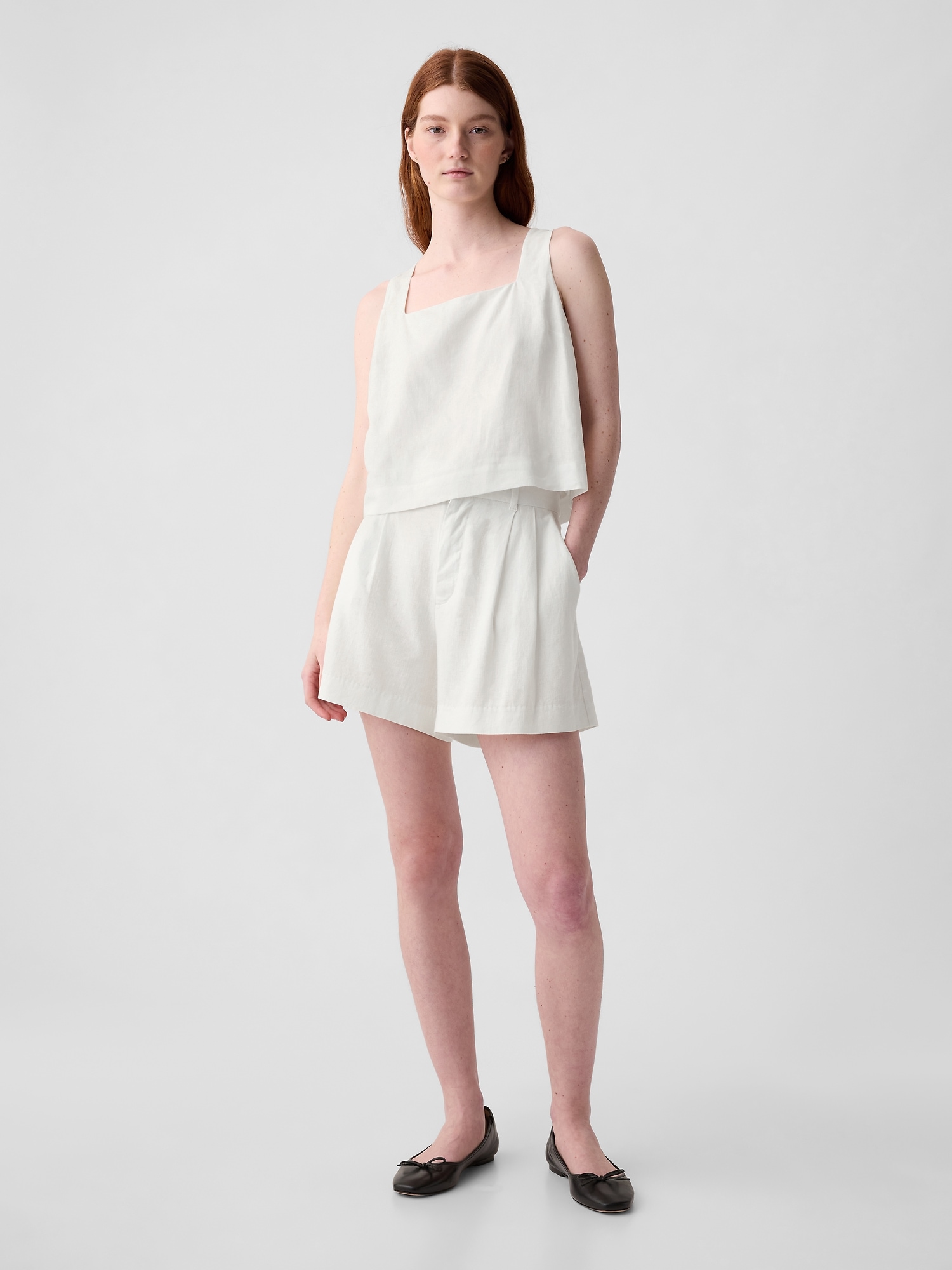 Linen-Blend Button-Back Cropped Tank Top | Gap