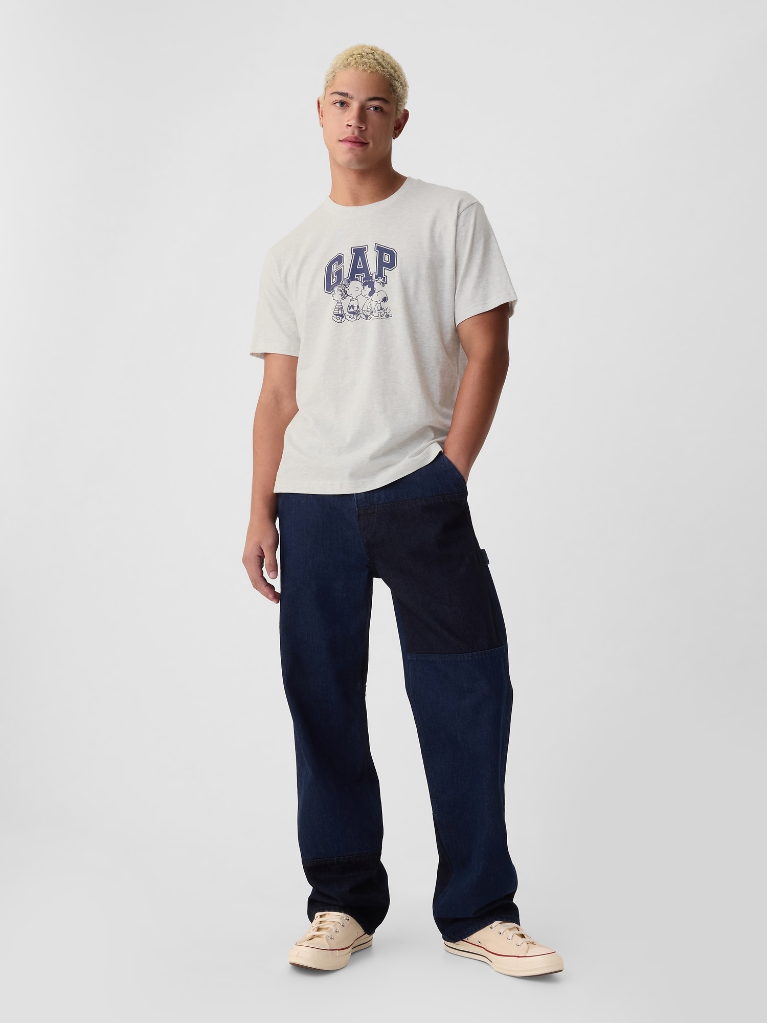 Gap Logo Peanuts Graphic T-Shirt | Gap