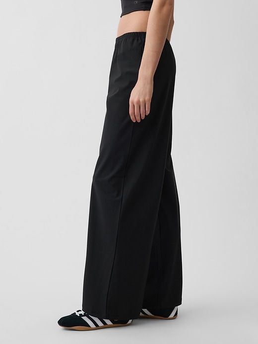 GapFit Tech Low Rise Relaxed Easy Pants | Gap
